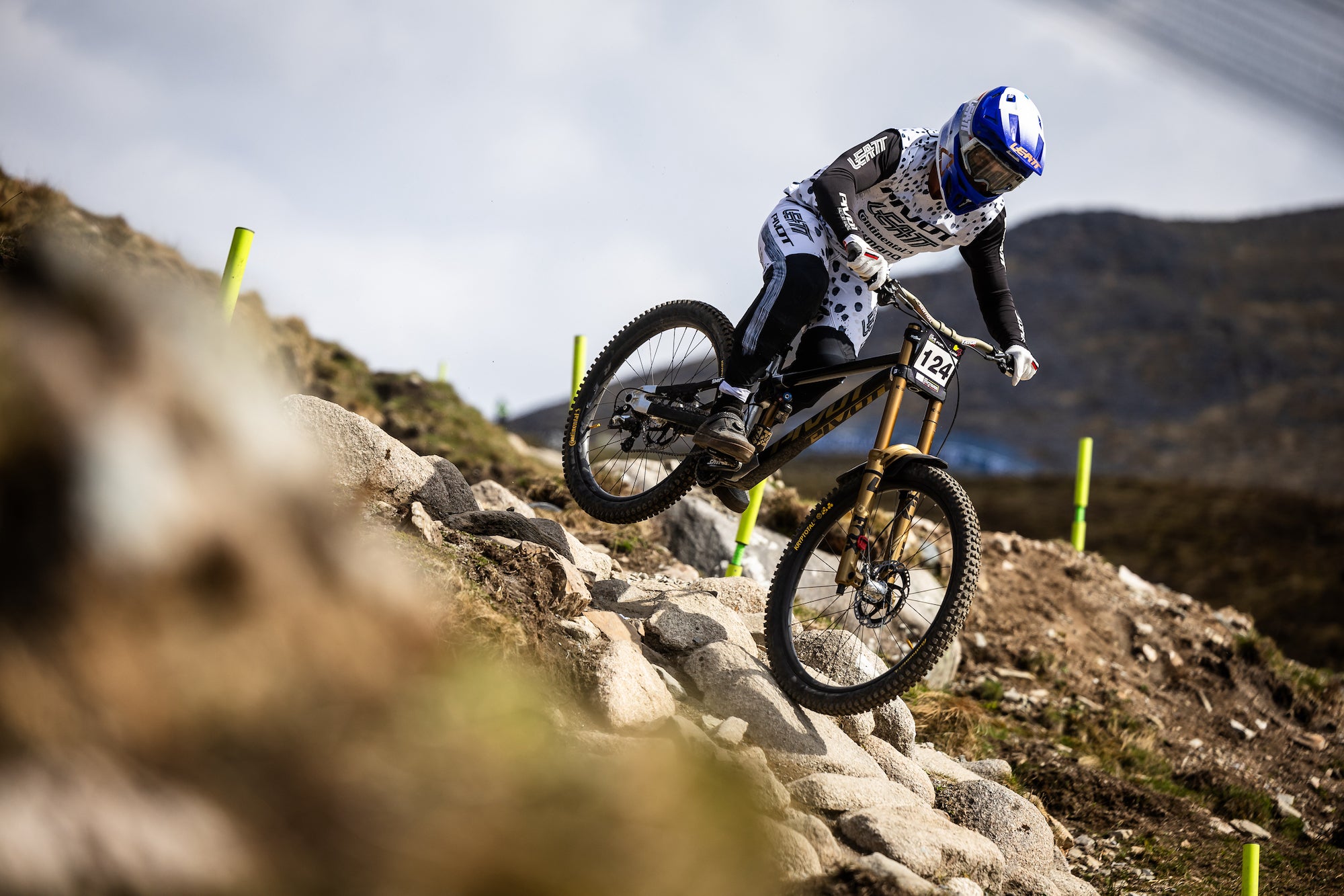PIVOT Factory Racing at Fort William – Hayes Bicycle