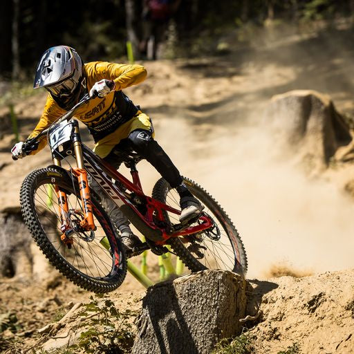 Pivot Factory Race Team: Dry and Dusty Showdown, Les Gets, France ...